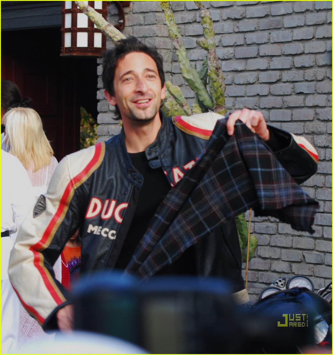 January Jones & Adrien Brody: Memorial Day Date: Photo 2455301 | Adrien ...