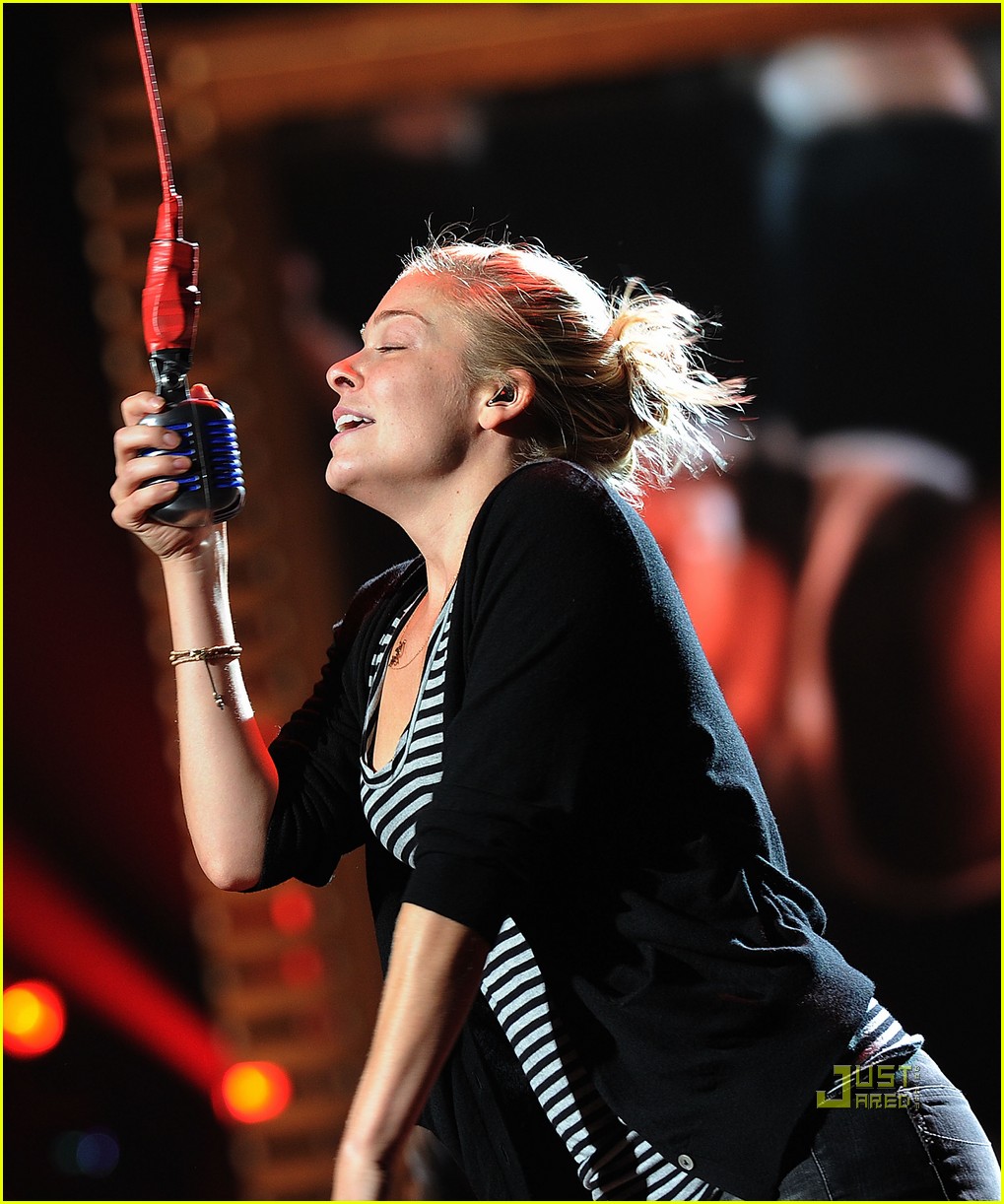 LeAnn Rimes: CMT Music Awards!: Photo 2457613 | LeAnn Rimes Photos ...