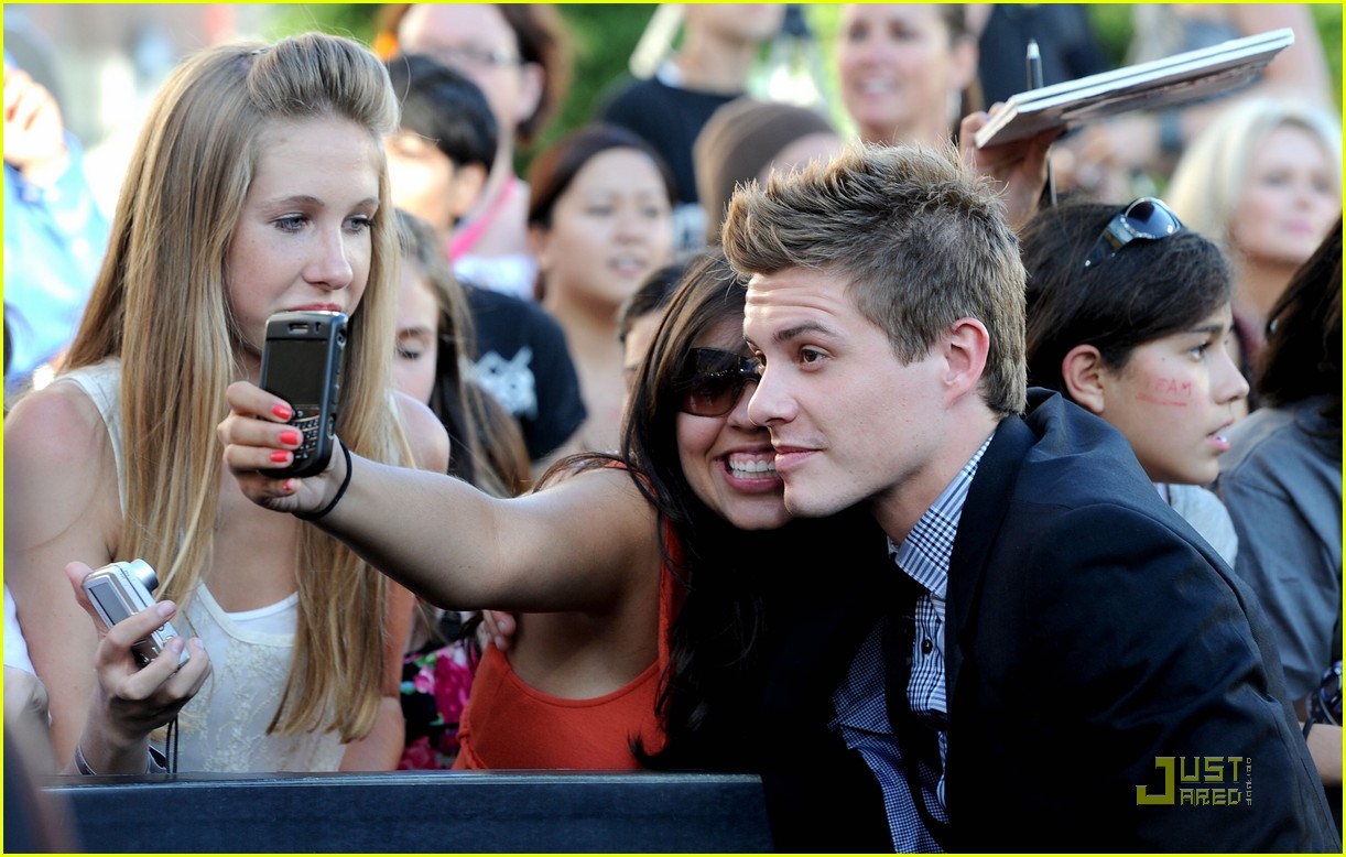 Xavier Samuel: Goodbye LA, Hello Madrid!: Photo 2462116 | Twilight ...