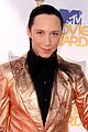 Shaun White & Johnny Weir - MTV Movie Awards 2010 Red Carpet: Photo ...