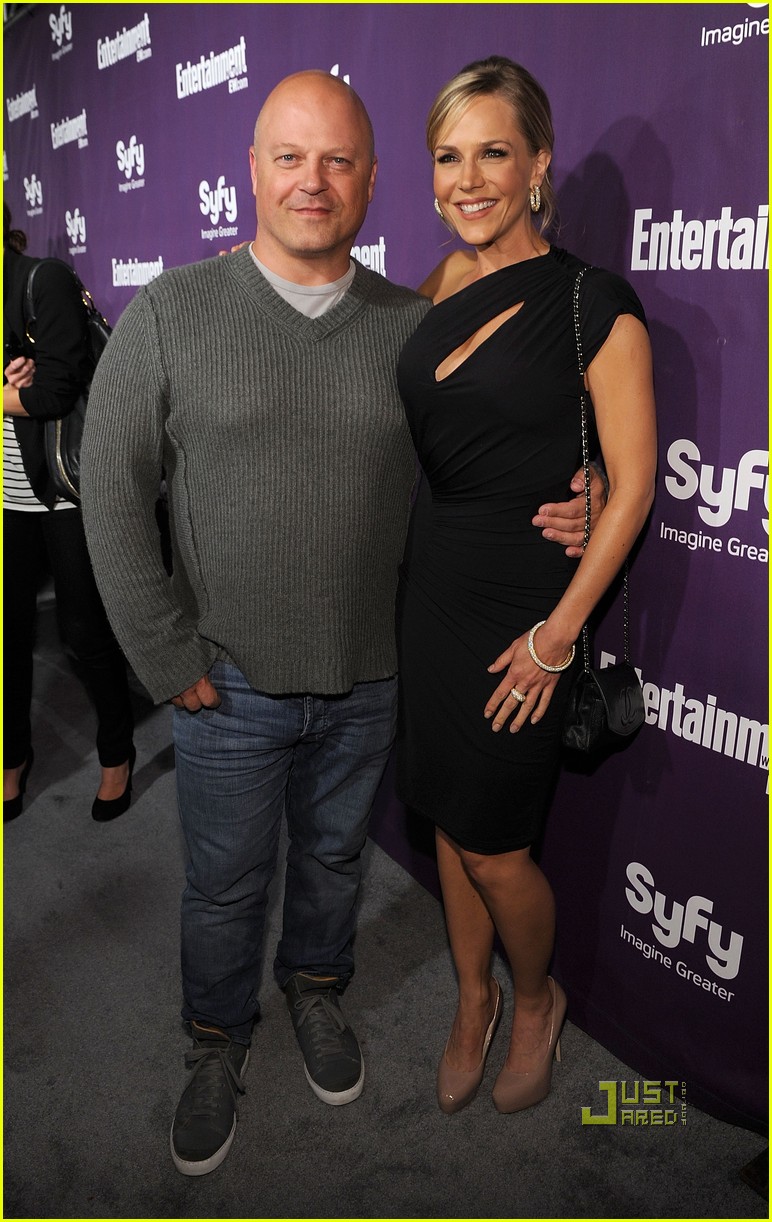 Julie Benz: No Ordinary Family at Comic-Con!: Photo 2469727 | Julie ...