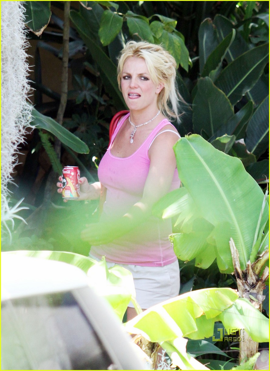 Britney Spears Cools Off with Coca-Cola: Photo 2466494 | Britney Spears ...
