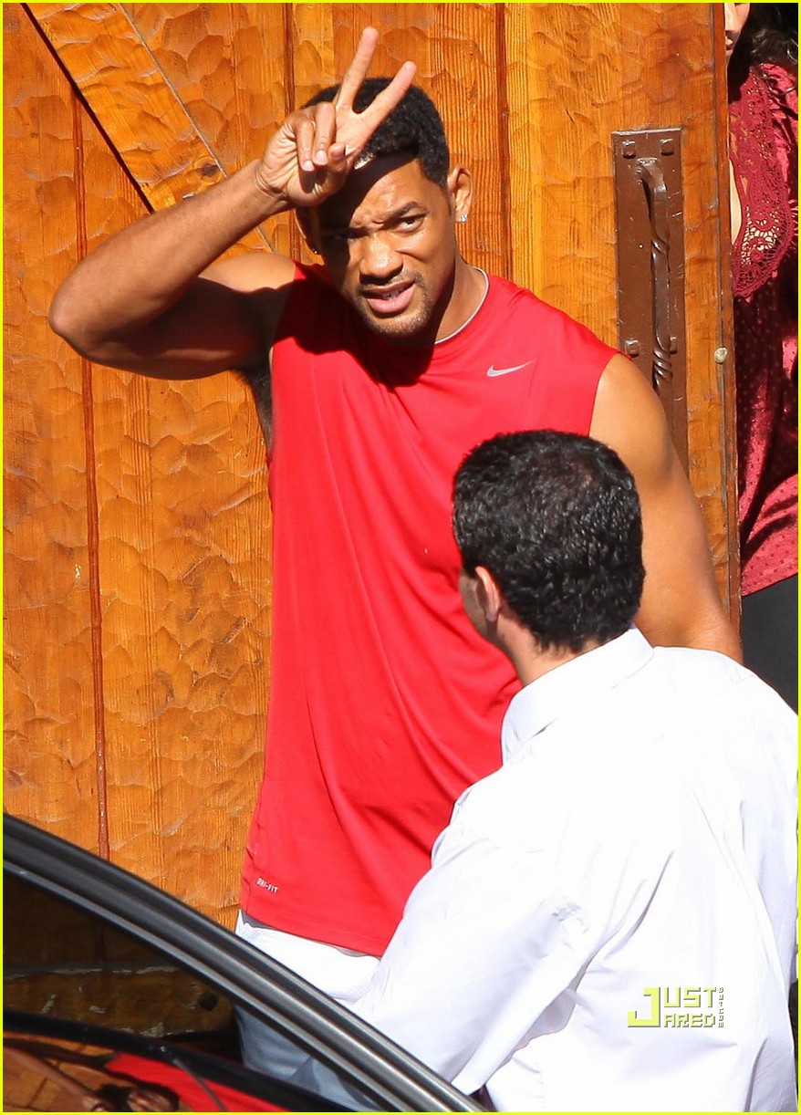 Tom Cruise & Will Smith Hug It Out Saddle Ranch Style: Photo 2465704 ...