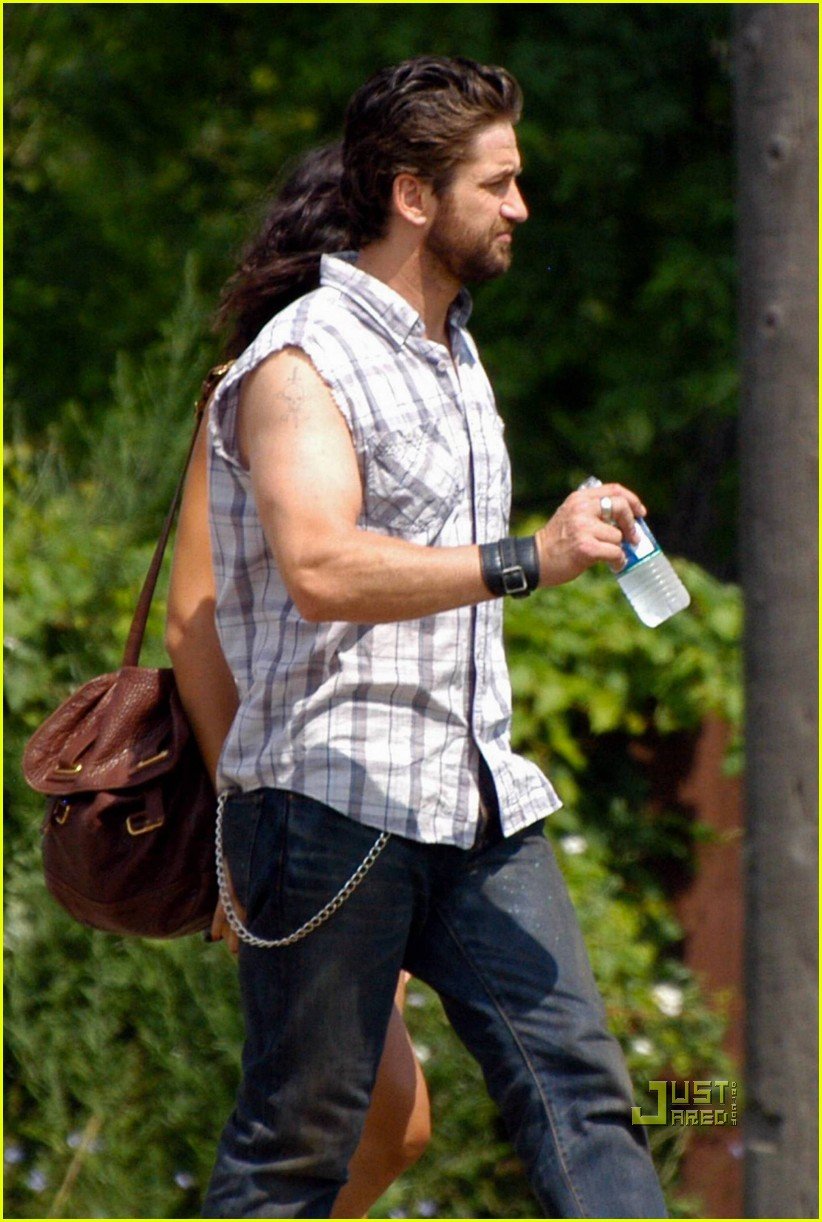 Gerard Butler: Bridge Cafe Preacher: Photo 2469300 | Gerard Butler ...