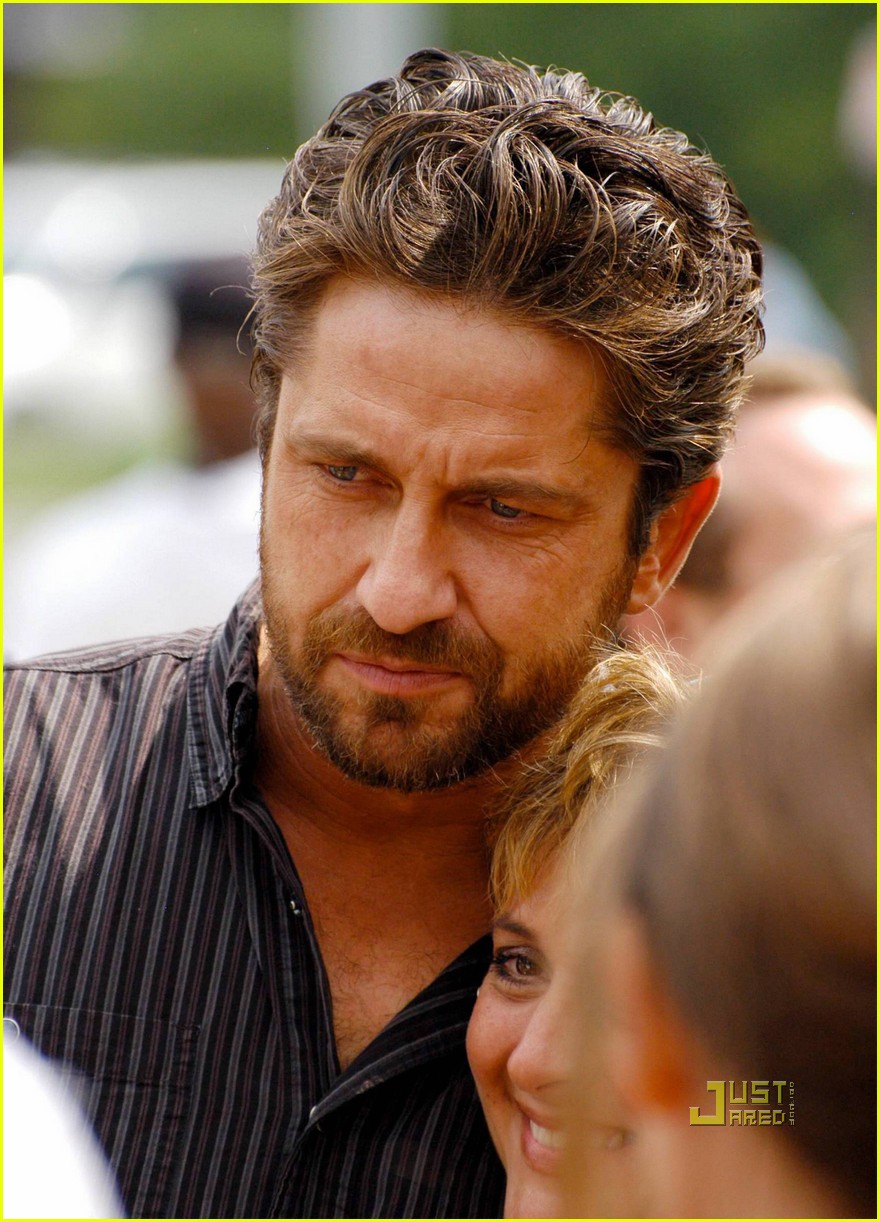 Gerard Butler: Bridge Cafe Preacher: Photo 2469301 | Gerard Butler ...