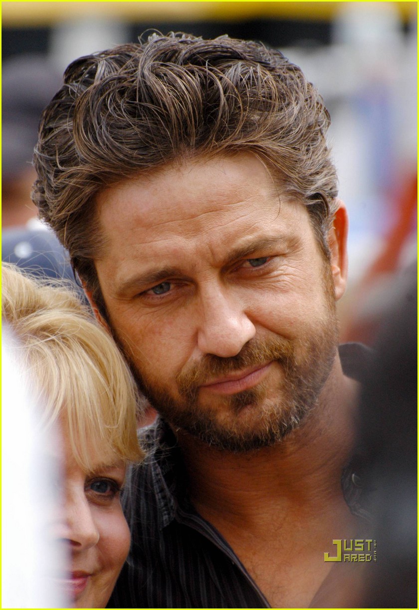 Gerard Butler: Bridge Cafe Preacher: Photo 2469313 | Gerard Butler ...