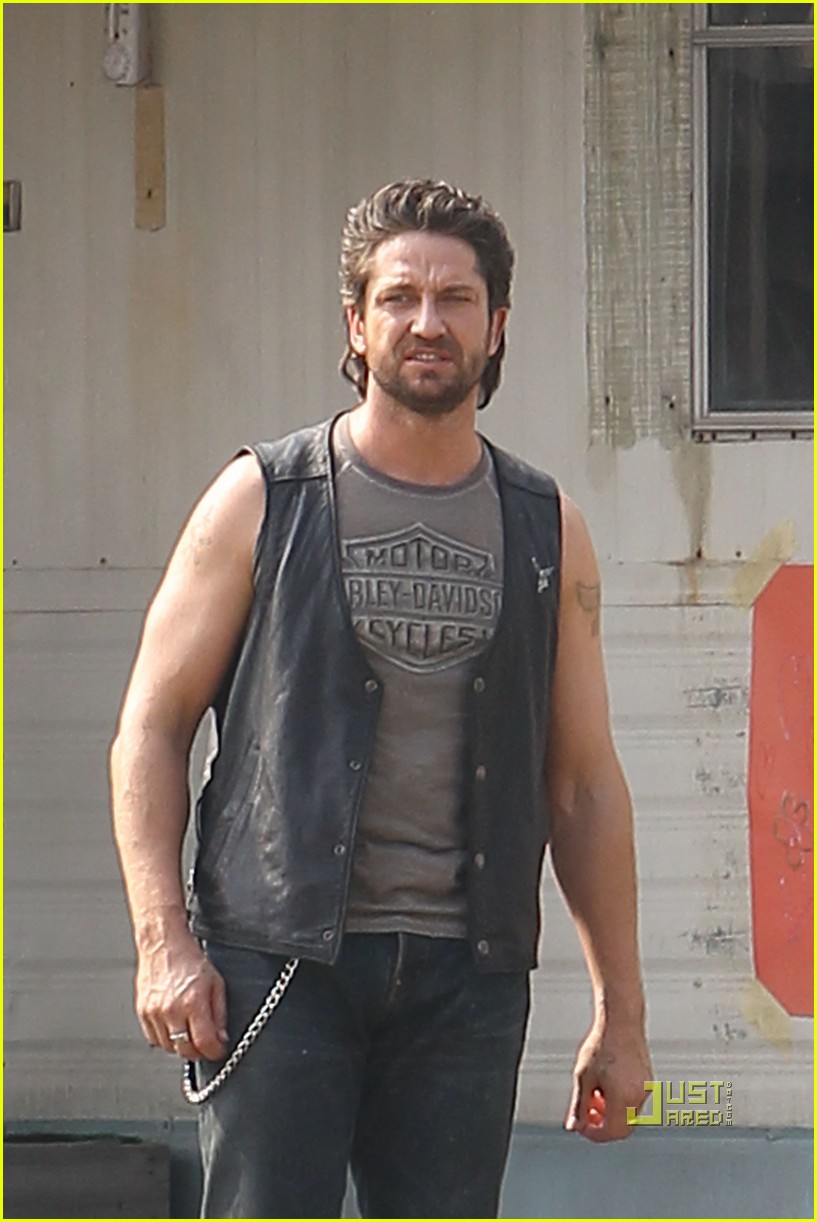 Gerard Butler is the Machine Gun Preacher: Photo 2465469 | Gerard ...