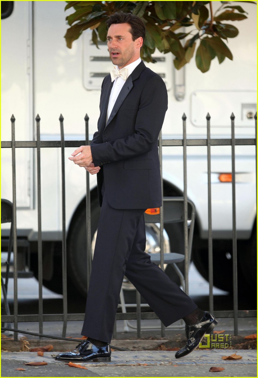Jon Hamm: Tux Deluxe: Photo 2467018 | Jon Hamm Pictures | Just Jared