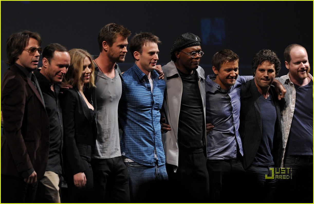 Chris Hemsworth Thors Out at Comic-Con: Photo 2468868 | Chris Hemsworth ...