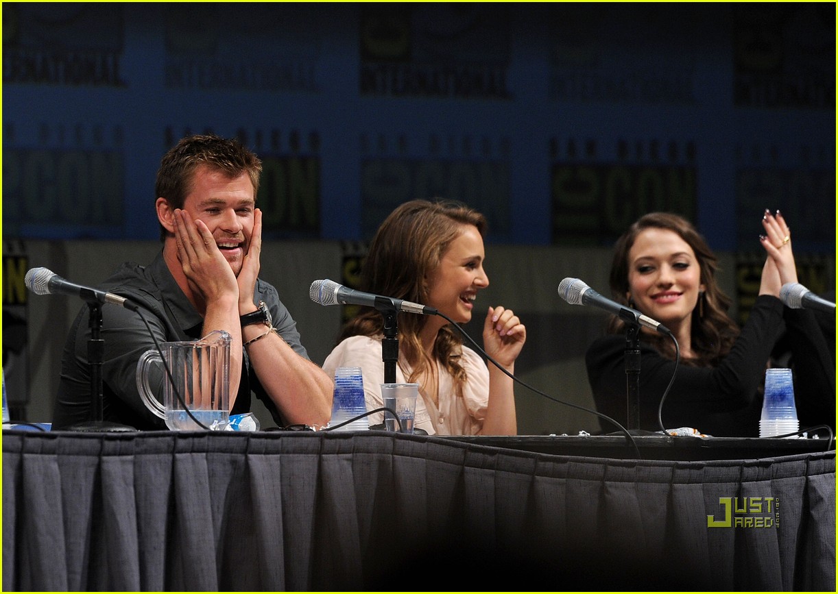 Chris Hemsworth Thors Out at Comic-Con: Photo 2468877 | Chris Hemsworth ...