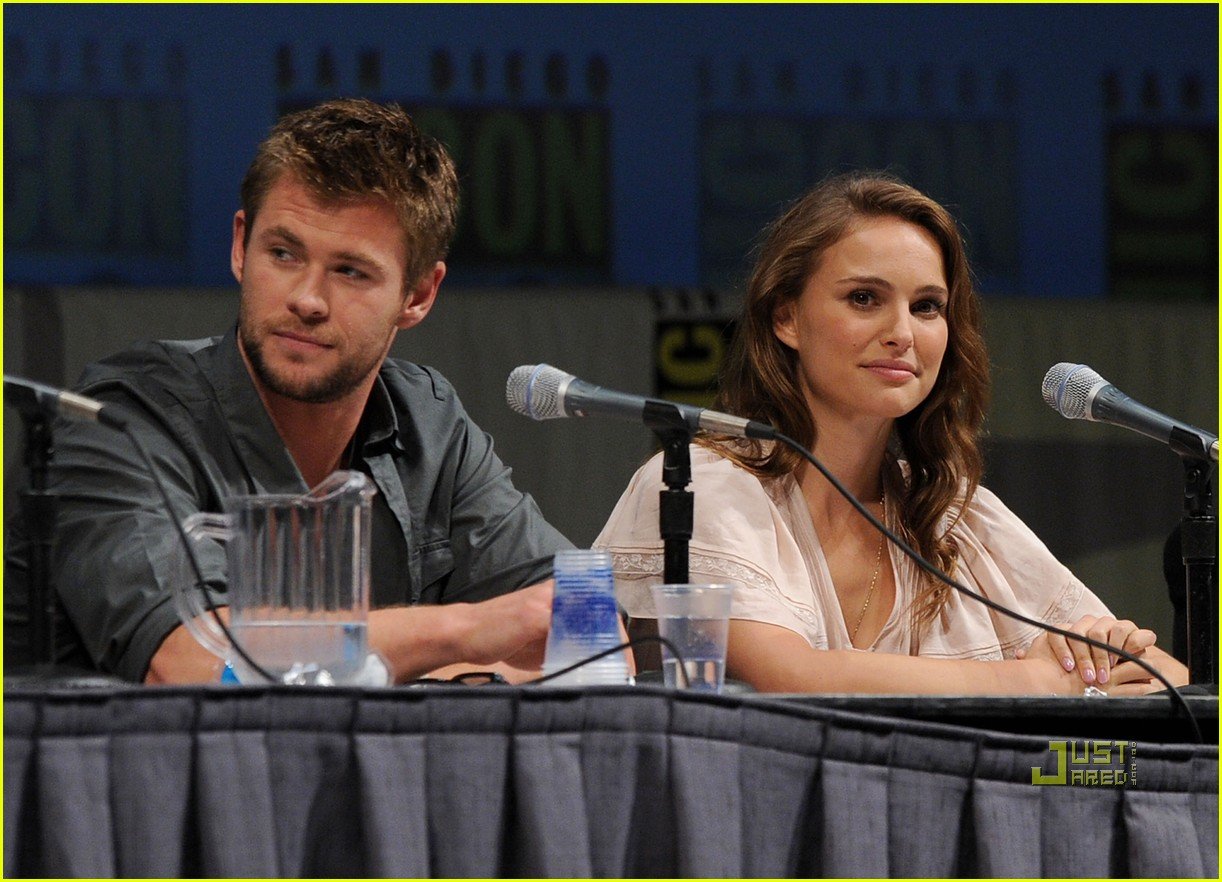 Chris Hemsworth Thors Out at Comic-Con: Photo 2468878 | Chris Hemsworth ...