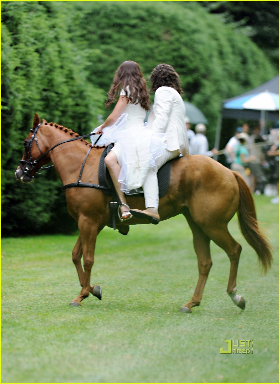 Jennifer Garner: Horseback Riding with Russell Brand!: Photo 2468535 ...