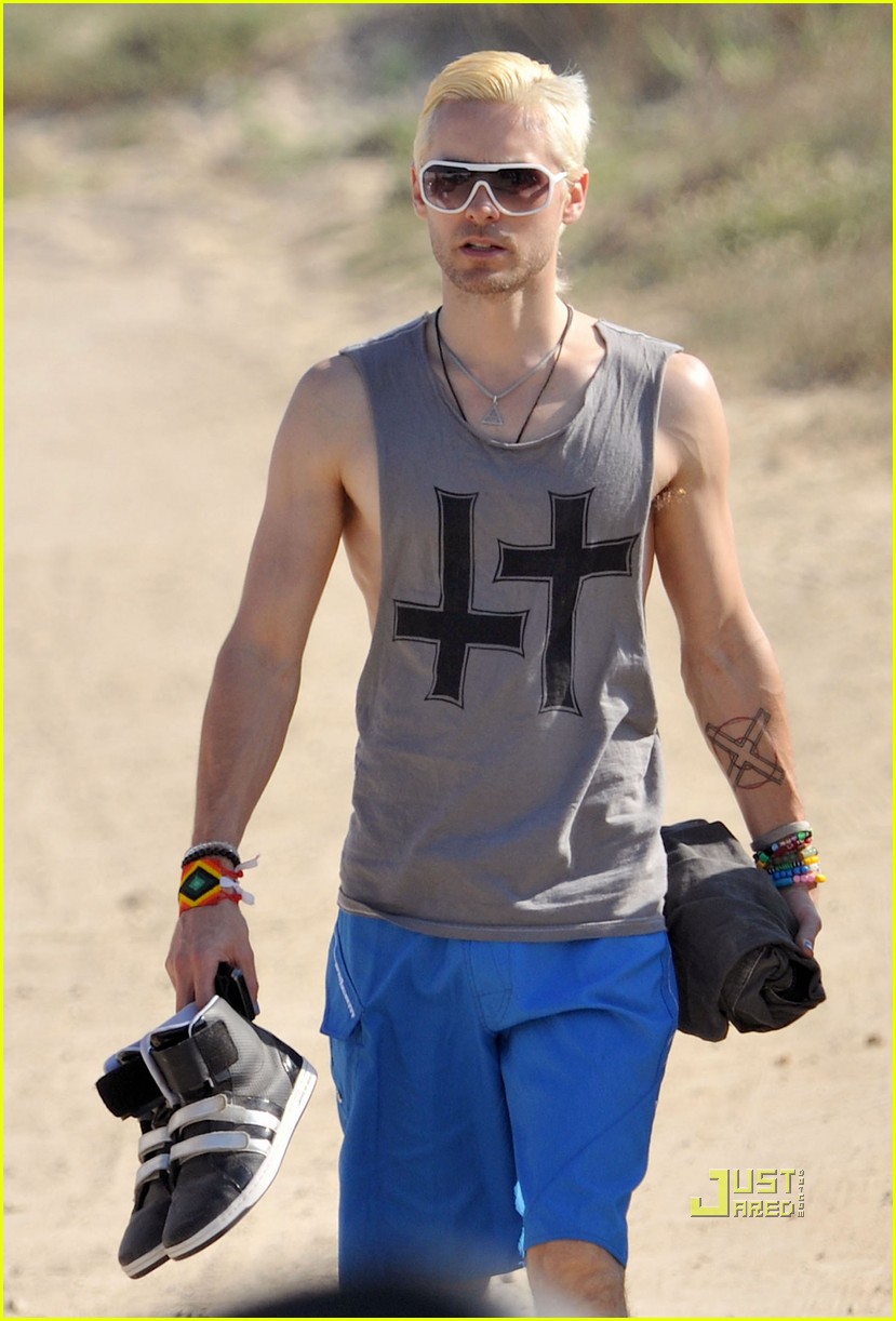 Jared Leto: Bleached Blonde at the Beach: Photo 2466125 | Jared Leto ...