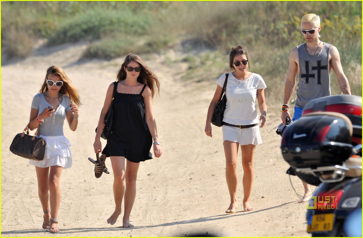 Jared Leto: Bleached Blonde at the Beach: Photo 2466128 | Jared Leto ...