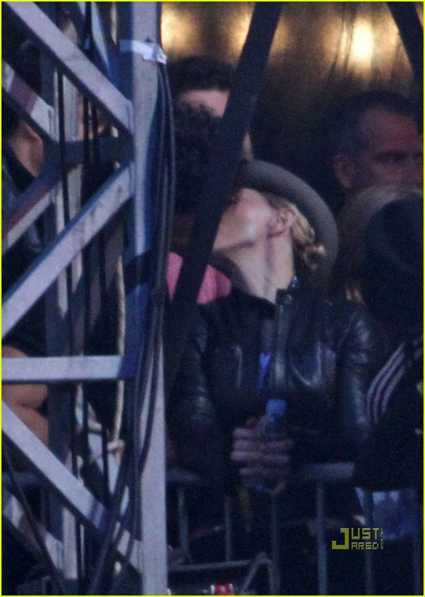 Madonna Kisses Jesus at Jay-Z Concert: Photo 2463846 | Celebrity Babies ...