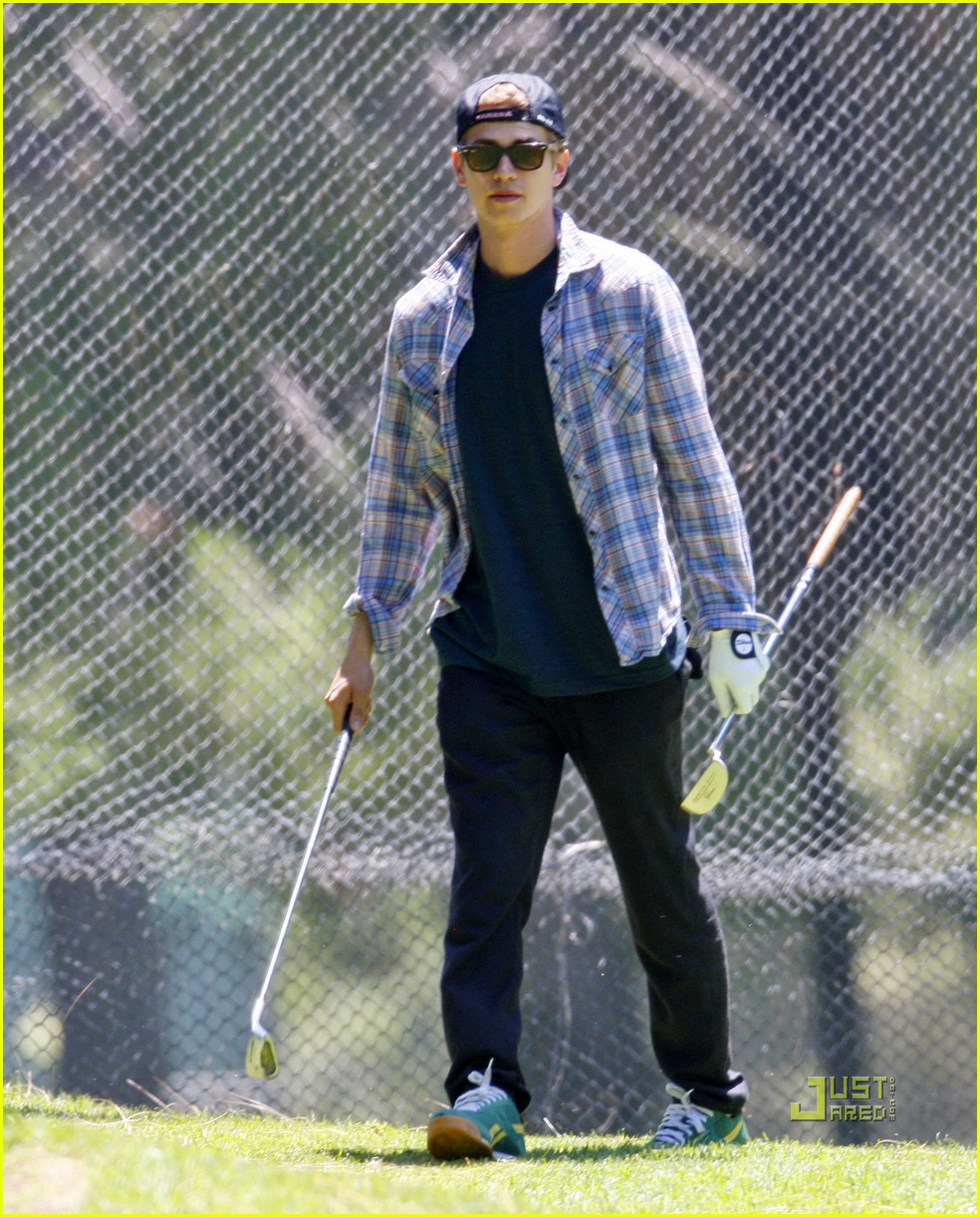 Hayden Christensen: Golf Course Run!: Photo 2471144 | Hayden ...