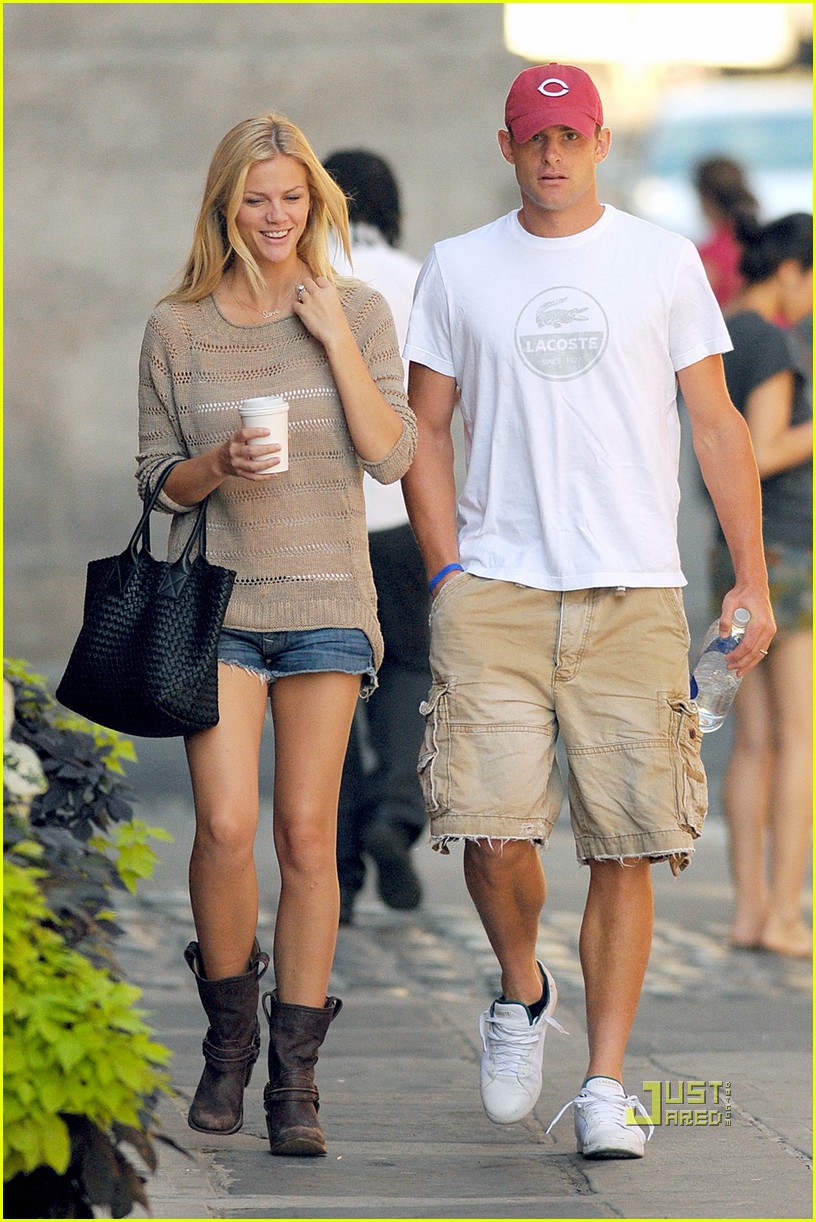 Brooklyn Decker Cheers Andy On at the US Open: Photo 2476548 | Andy ...