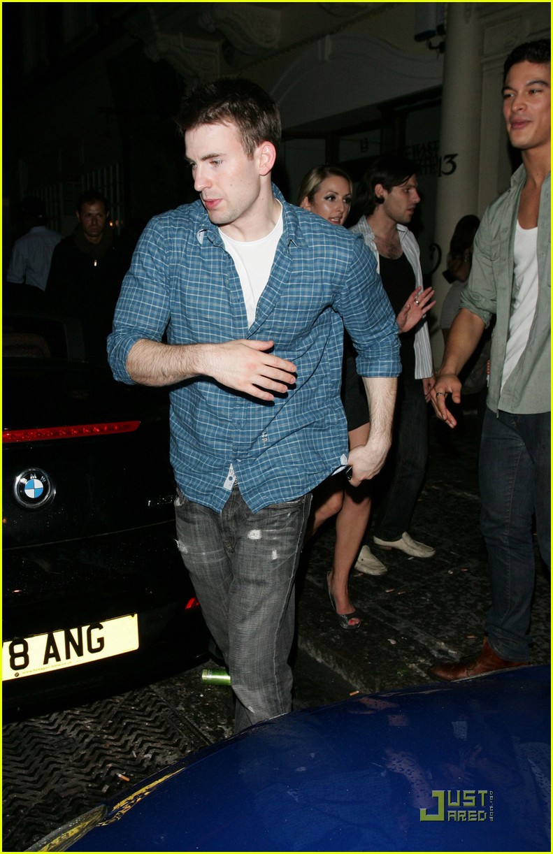 Chris Evans & Amy Smart: Cirque Saturday: Photo 2474612 | 00 Photos ...