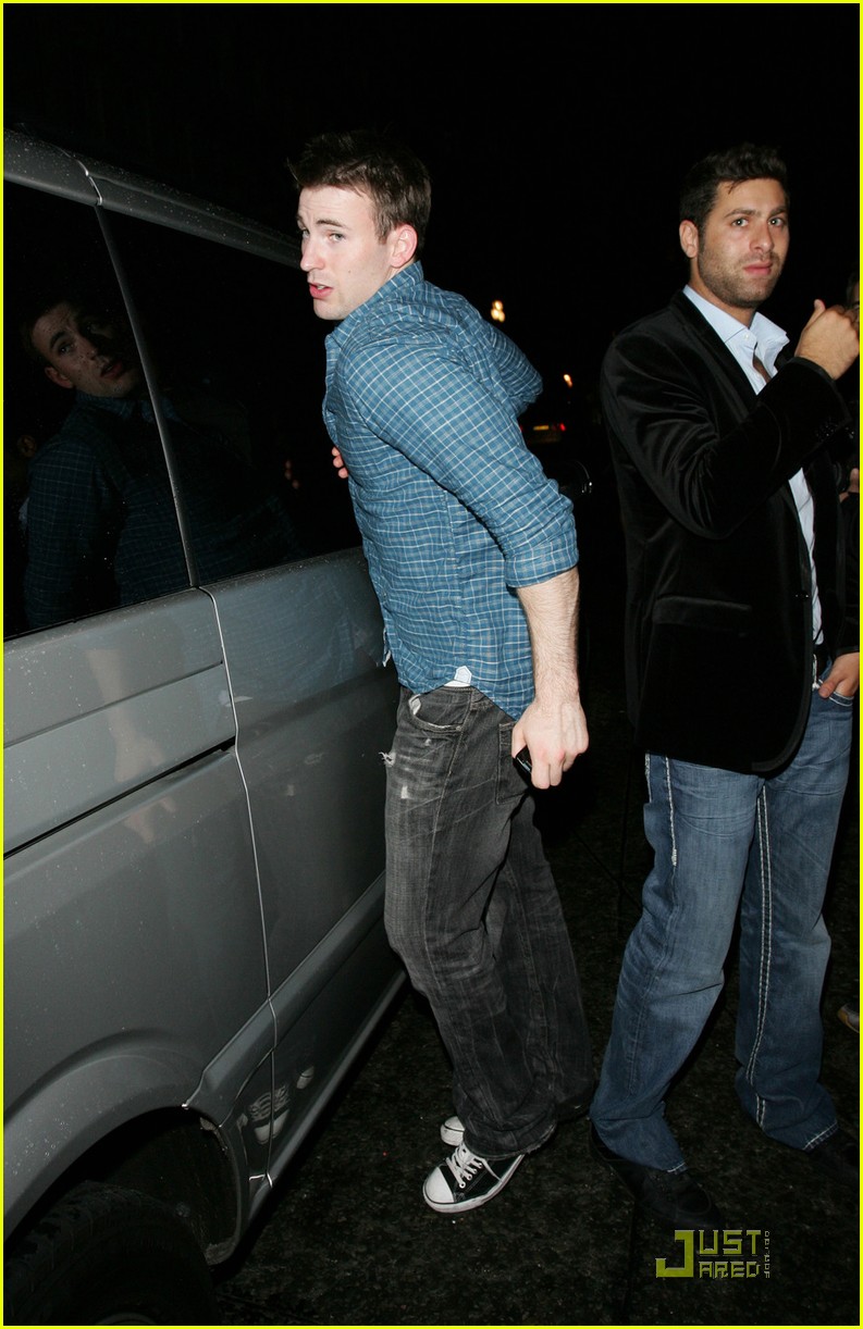 Chris Evans & Amy Smart: Cirque Saturday: Photo 2474615 | 00 Photos ...