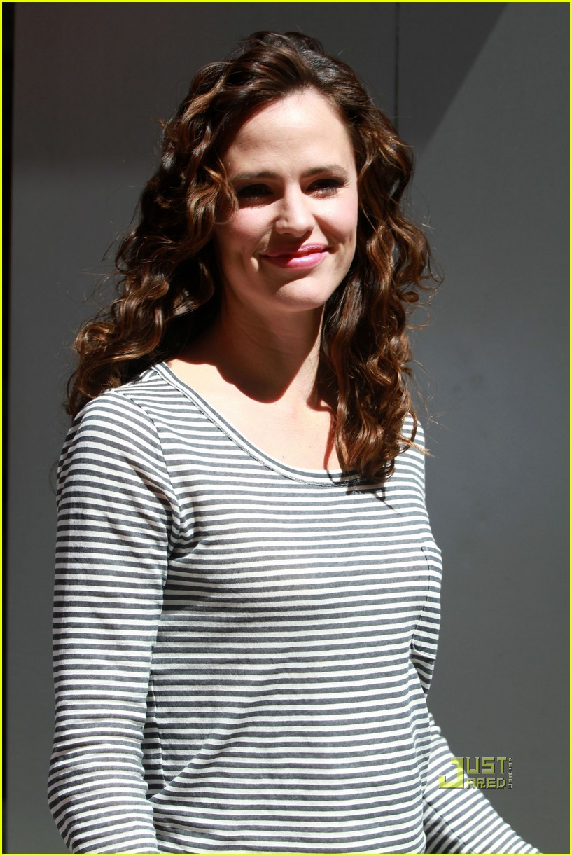 Jennifer Garner Gets Gorgeous on 'Arthur' Set: Photo 2475769 | Jennifer ...