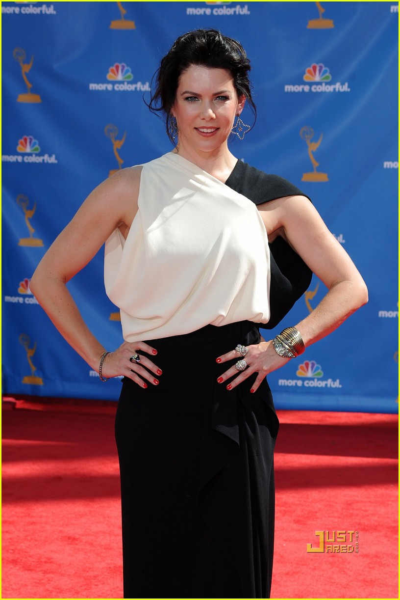 Lauren Graham - Emmys 2010 Red Carpet: Photo 2476088 | 2010 Emmy Awards ...