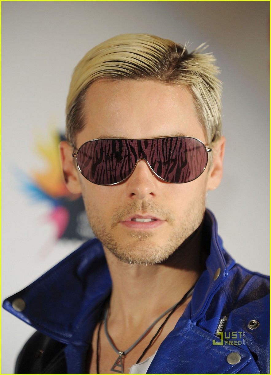 Jared Leto: World Stages with 30 Seconds to Mars Bandmates!: Photo ...