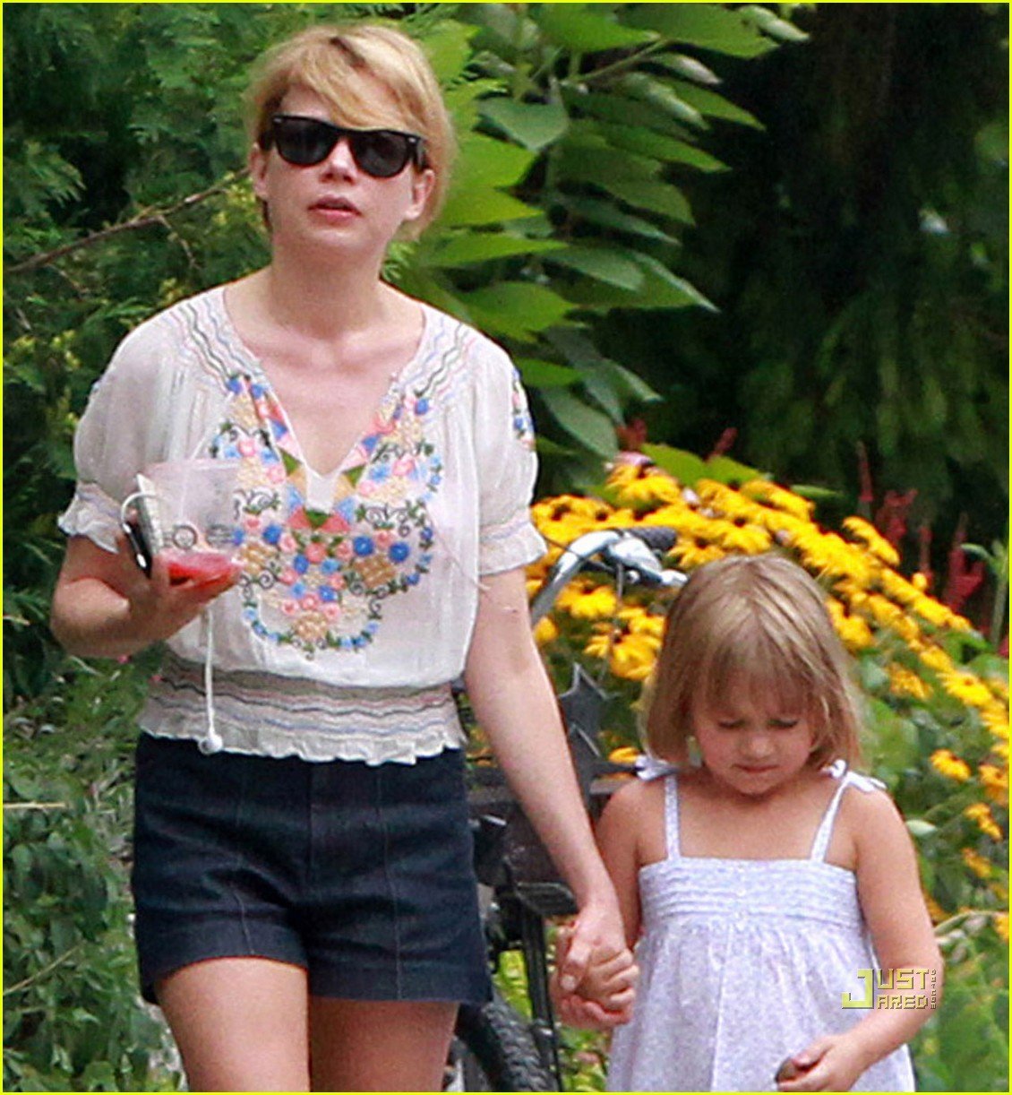Michelle Williams & Matilda Ledger: Toronto Twosome: Photo 2472311 ...