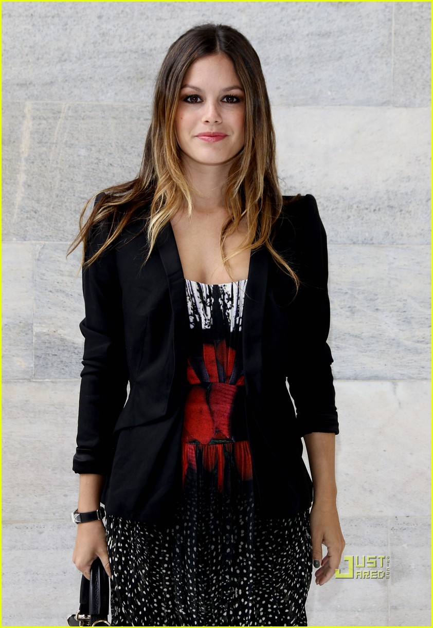 Rachel Bilson & Taylor Swift: Roberto Cavalli Front Row!: Photo 2483119 ...