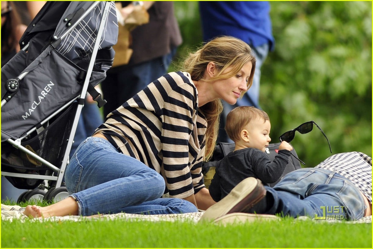 Gisele Bundchen & Baby Benjamin Play at the Park: Photo 2481610 ...