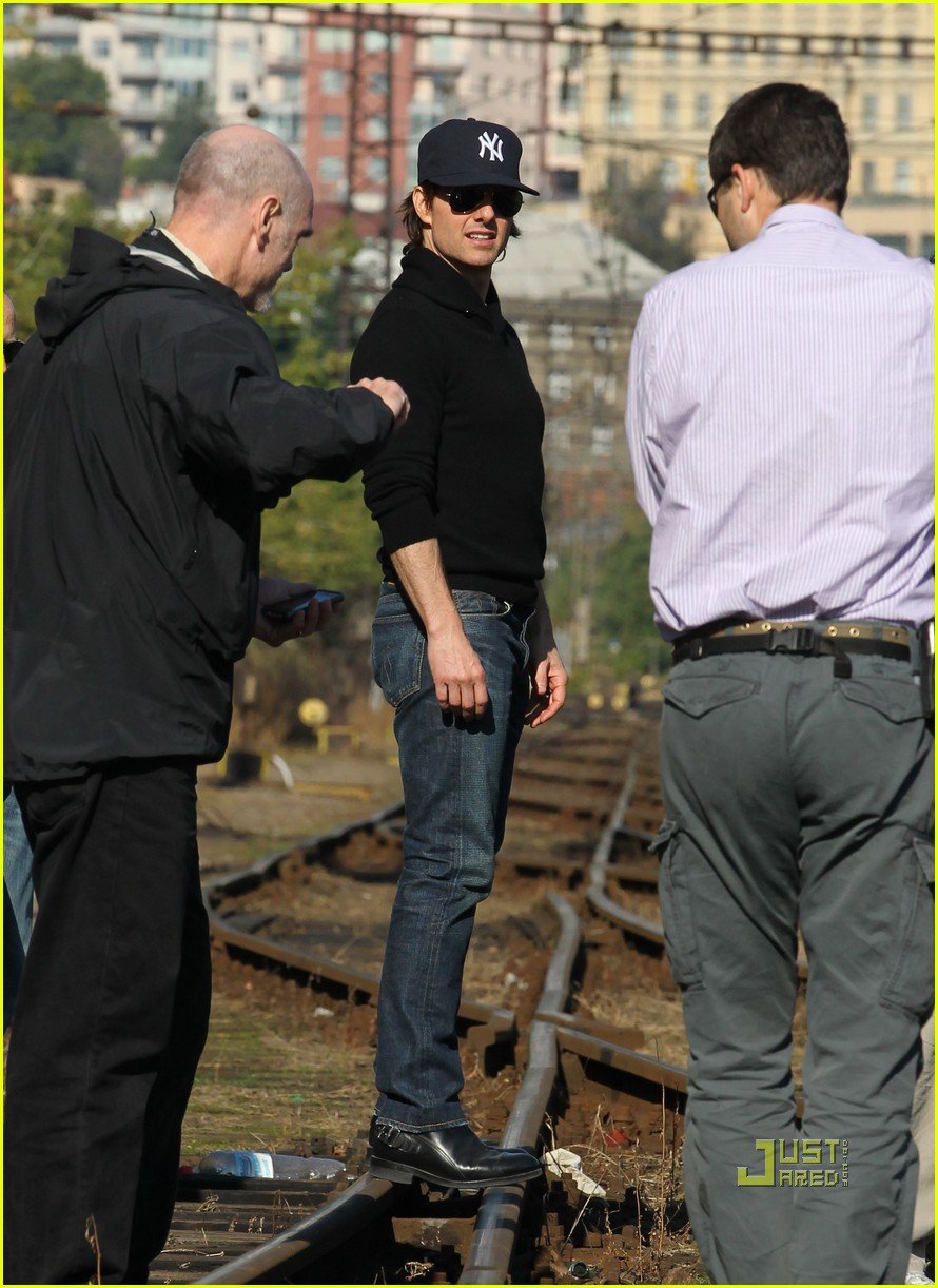 Tom Cruise: Scouting Scene Locations in Prague!: Photo 2481865 | Tom ...