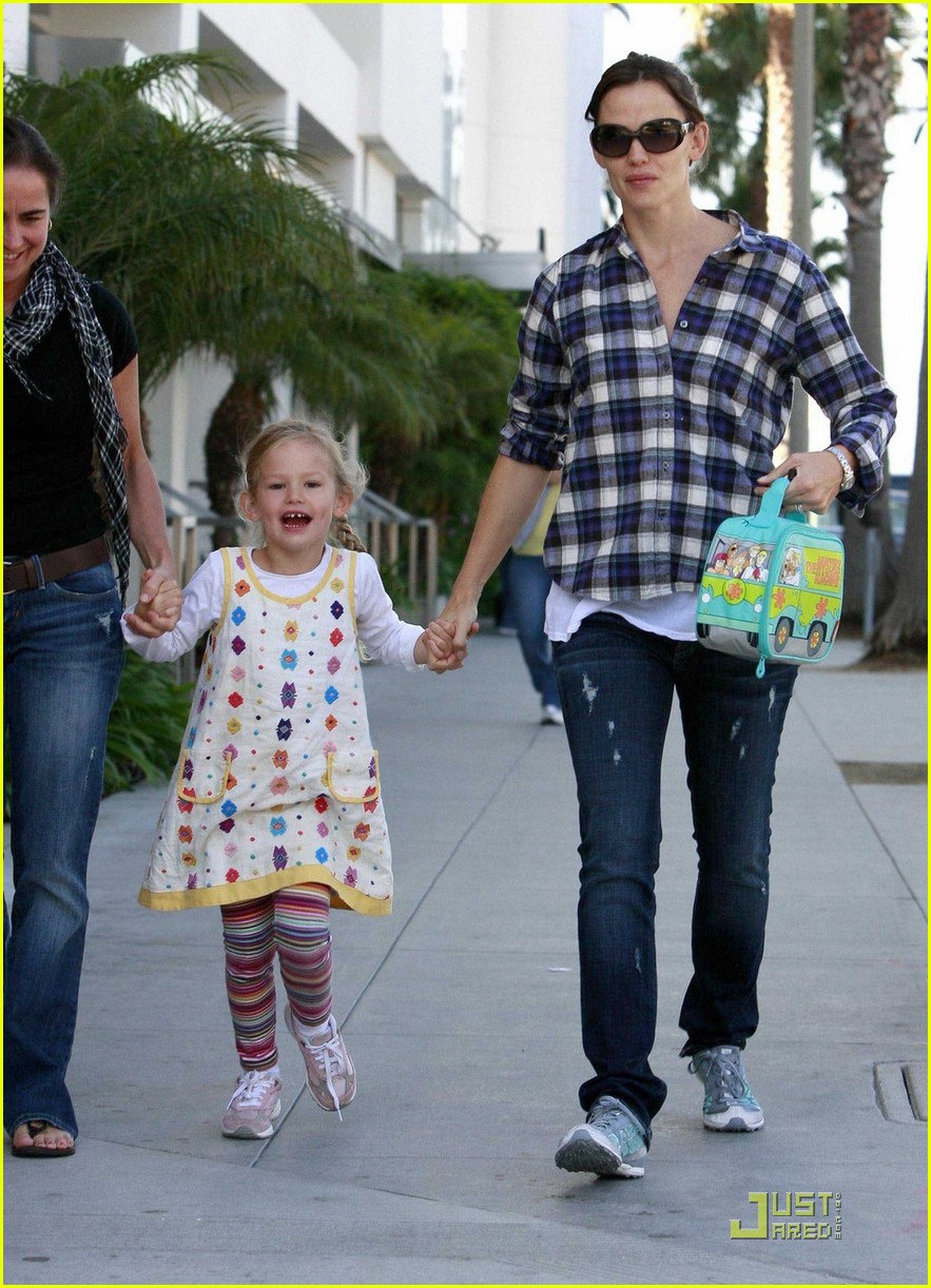Jennifer Garner & Violet Affleck: Skippin' in Santa Monica!: Photo ...