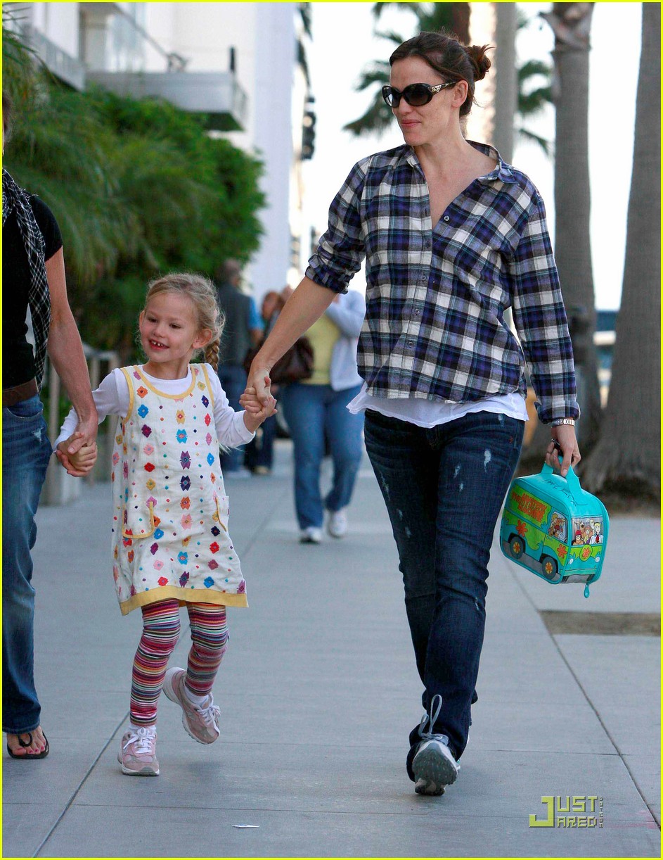 Jennifer Garner & Violet Affleck: Skippin' in Santa Monica!: Photo ...