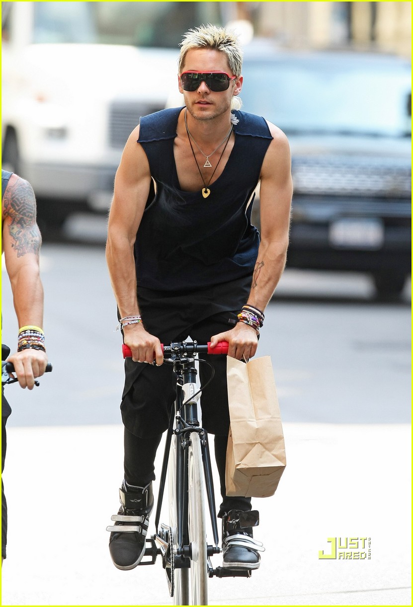 Jared Leto: Bicycle Boy in Soho: Photo 2476844 | Jared Leto Photos ...