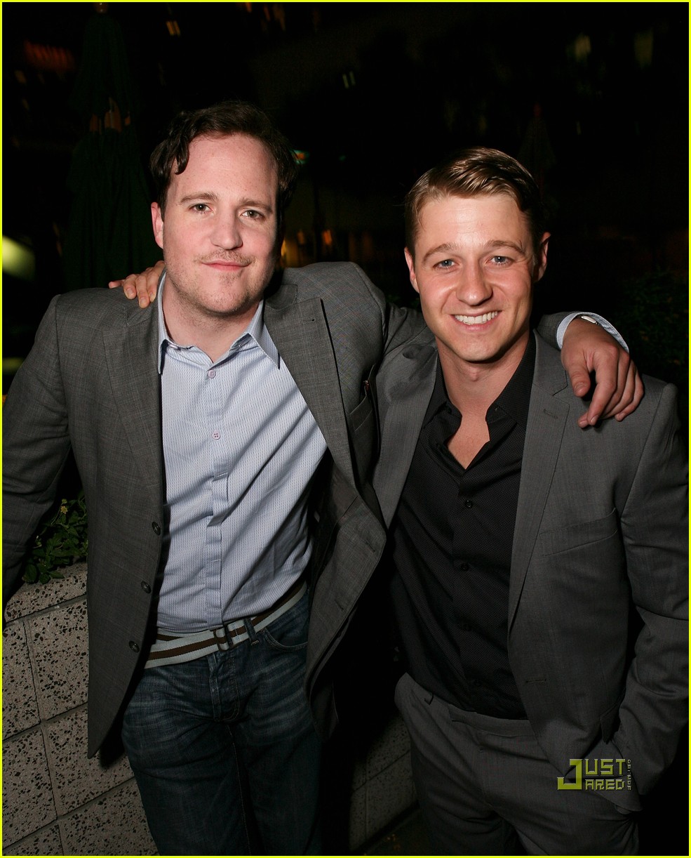 Benjamin McKenzie: Glass Menagerie Meets Modern Family: Photo 2479974 ...
