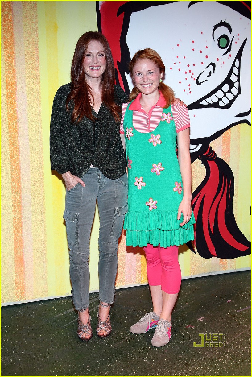 Julianne Moore: 'Freckleface Strawberry' Photocall!: Photo 2482389 ...