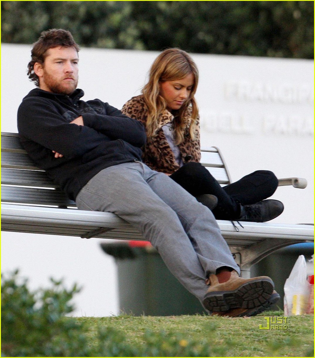Sam Worthington & Natalie Mark: Bonding at Bondi: Photo 2478184 | Sam ...