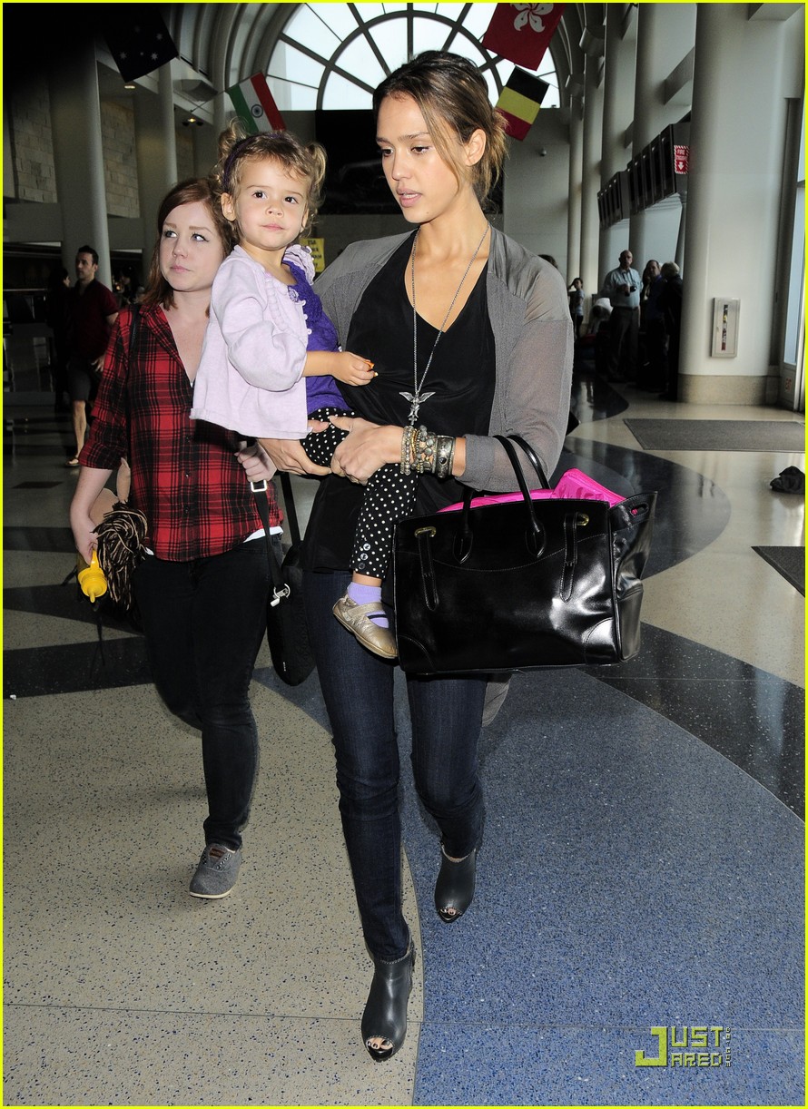 Jessica Alba & Honor Warren Fly Away: Photo 2487323 | 00 Photos | Just ...