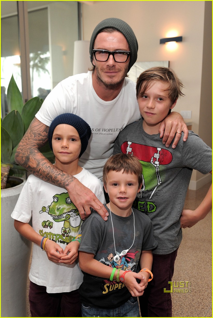David Beckham Kinects With His Kids : Photo 2489693 | Brooklyn Beckham ...