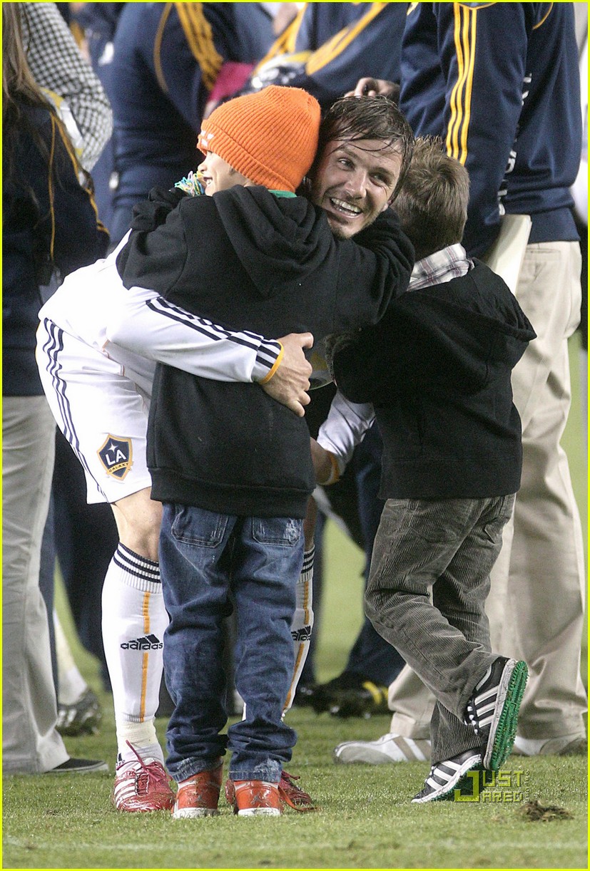 David Beckham & Sons Play Postgame : Photo 2490092 | Brooklyn Beckham ...