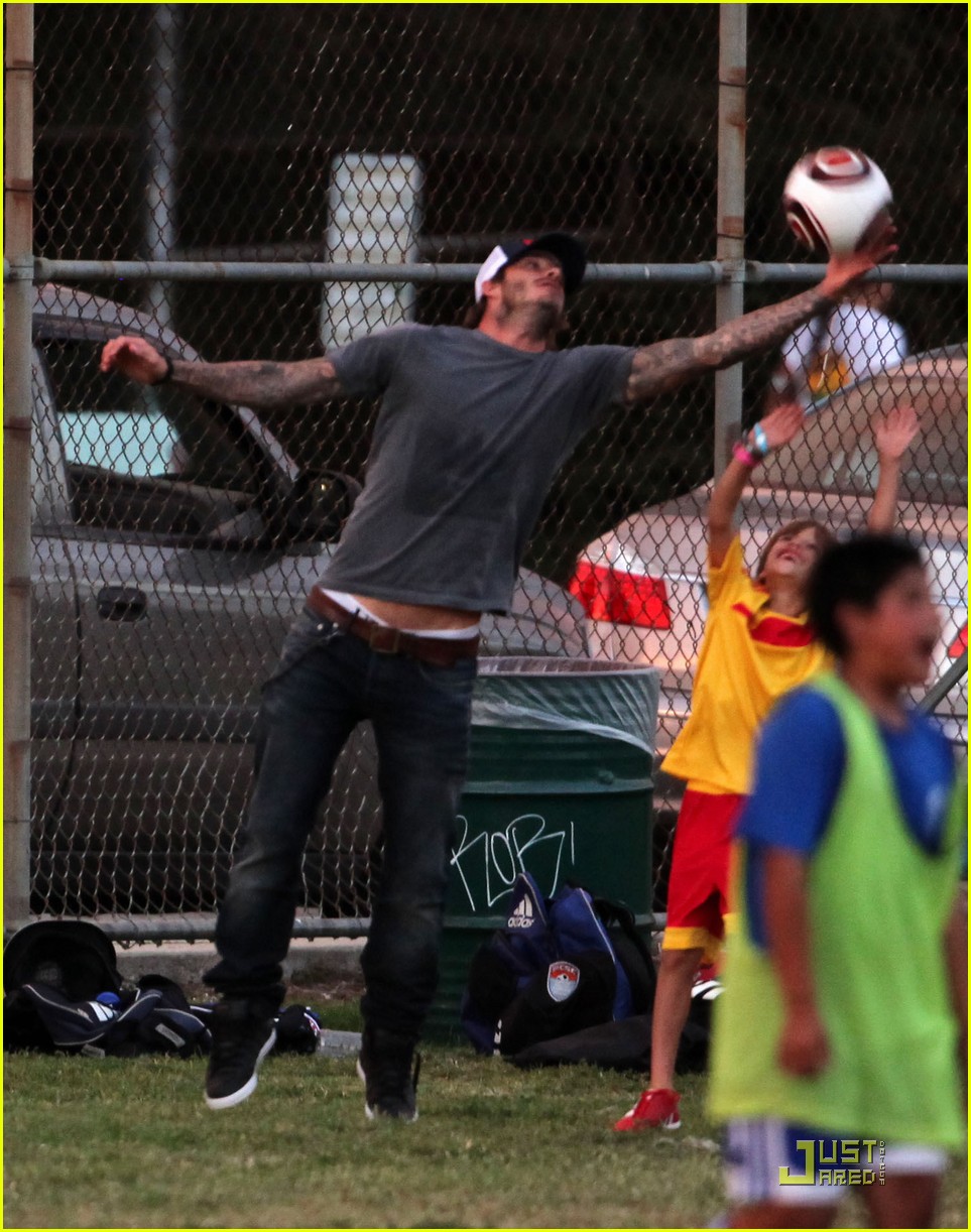 David Beckham Plays Soccer With His Sons: Photo 2484145 | Brooklyn ...