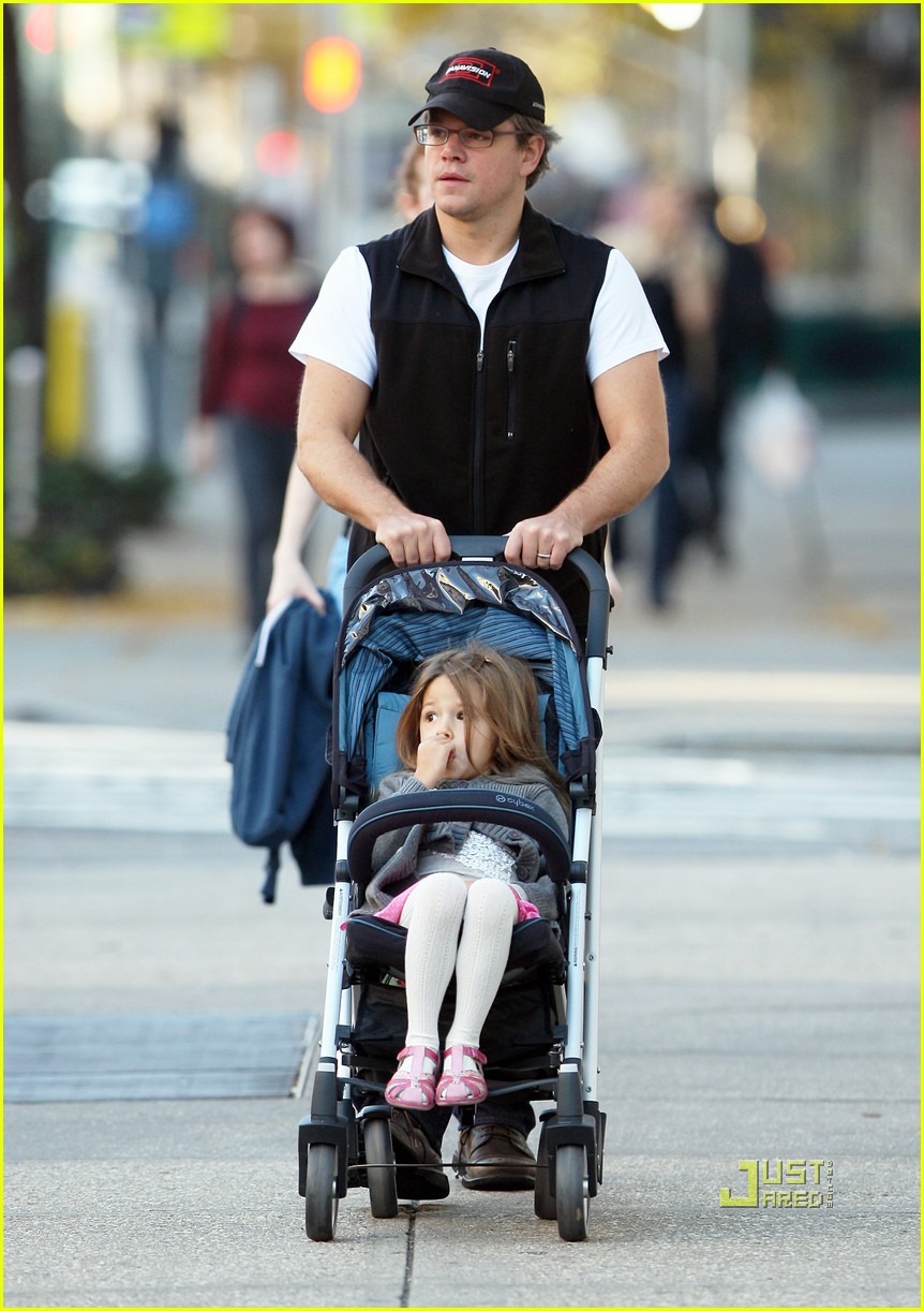 Matt Damon: East Village Stroll with Isabella: Photo 2491329 ...