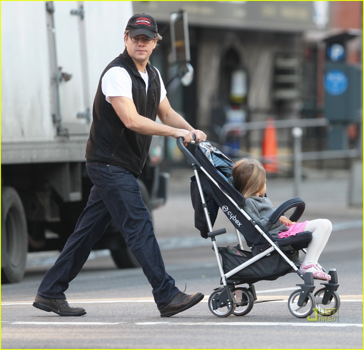 Matt Damon: East Village Stroll with Isabella: Photo 2491330 ...