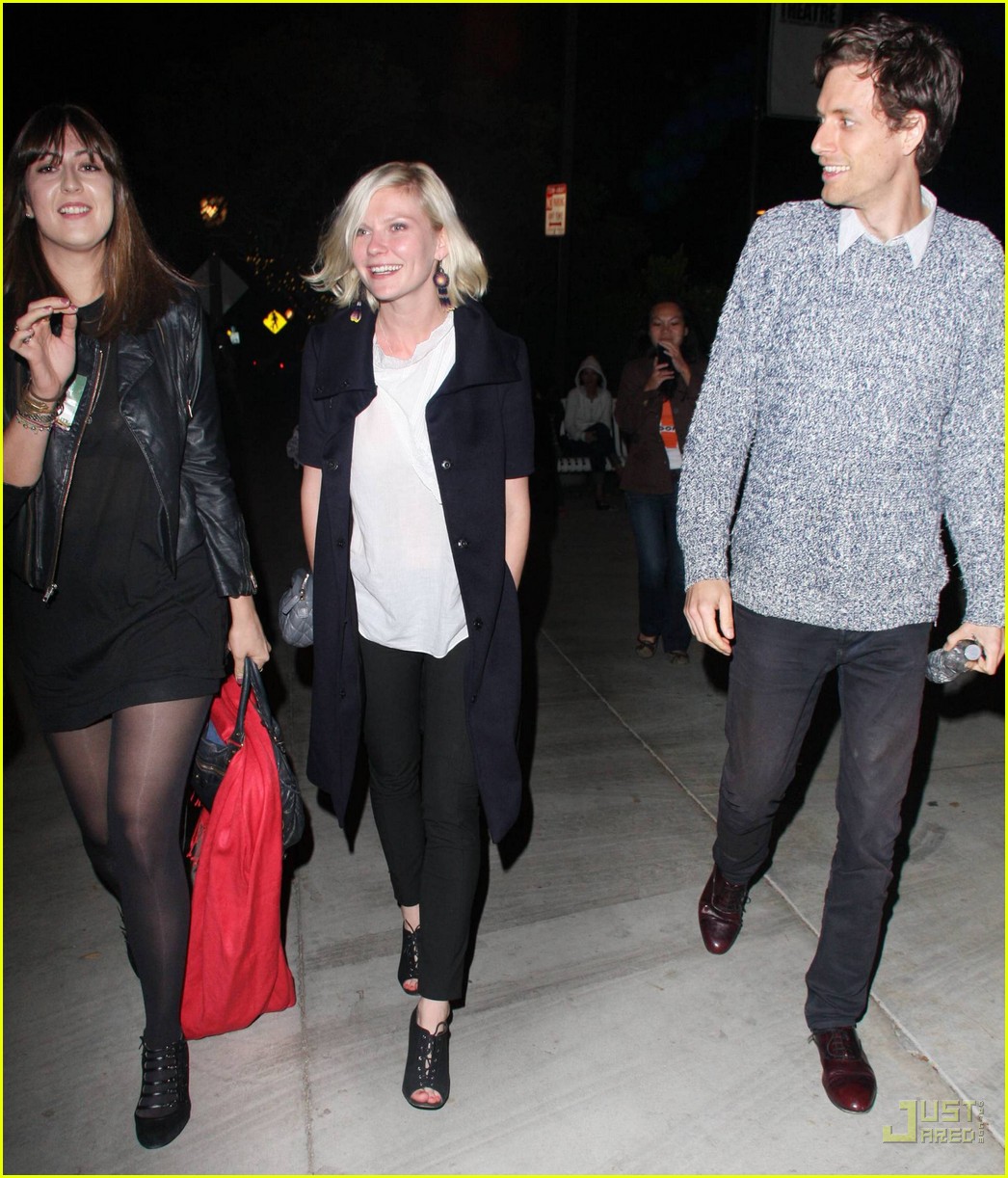 Kirsten Dunst & Jason Boesel: Maroon 5 Match: Photo 2486014 | Jason ...