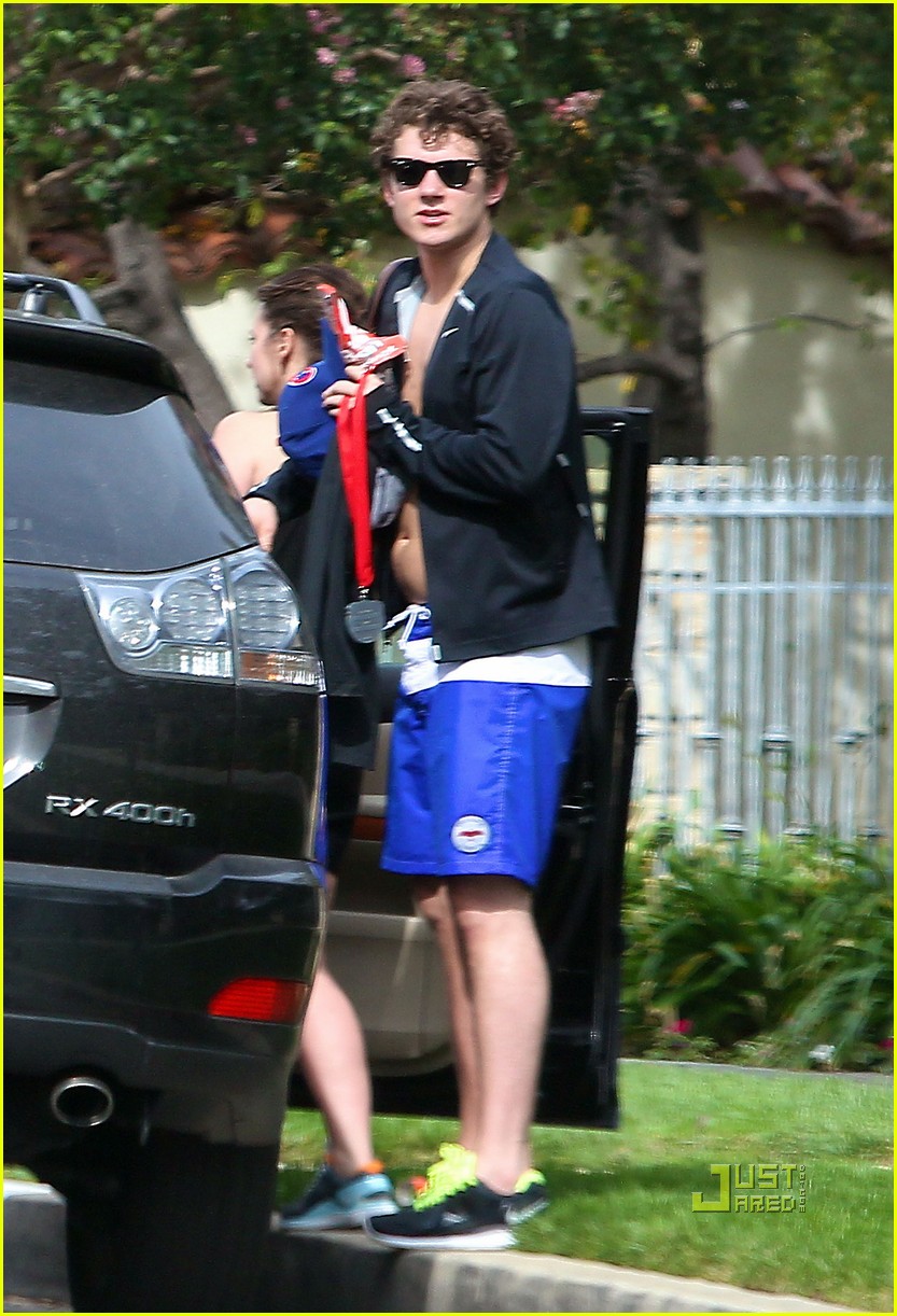 Jennifer Love Hewitt & Alex Beh: Marathon Mates: Photo 2490027 | Alex ...