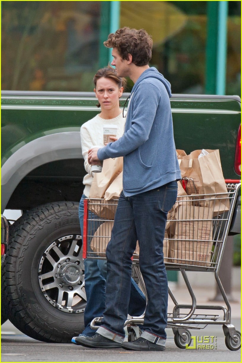 Jennifer Love Hewitt & Alex Beh: Groceries Run!: Photo 2488258 | Alex ...