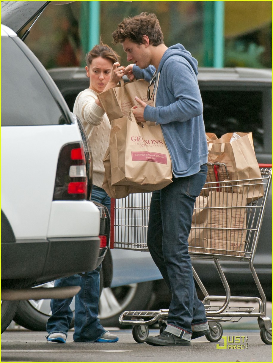 Jennifer Love Hewitt & Alex Beh: Groceries Run!: Photo 2488260 | Alex ...