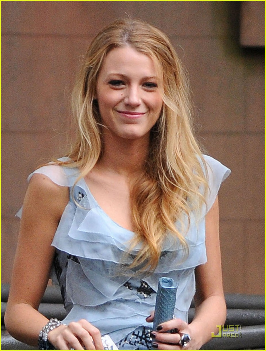 Blake Lively Hushes Up The Paparazzi!: Photo 2484349 | Blake Lively ...