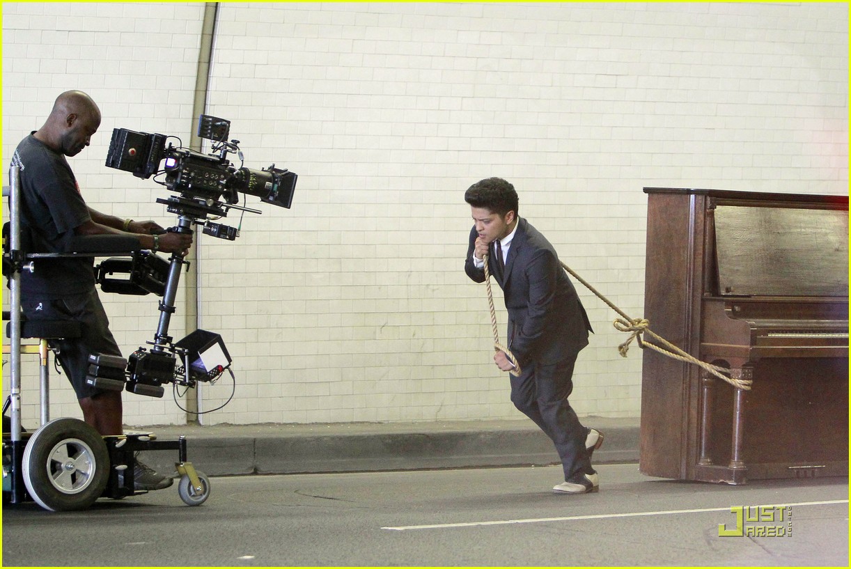 Bruno Mars 'Grenades' Downtown LA : Photo 2486871 | Bruno Mars Photos ...