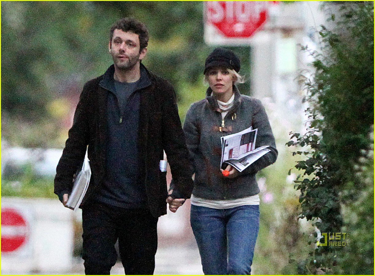 Rachel McAdams & Michael Sheen: Holding Hands!: Photo 2484998 | Michael ...