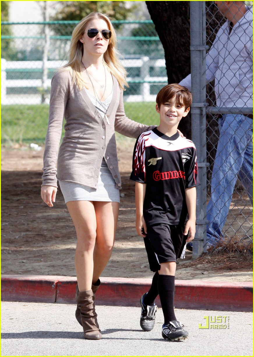 LeAnn Rimes: Silly Pictures for Soccer Team Shoot!: Photo 2489955 ...